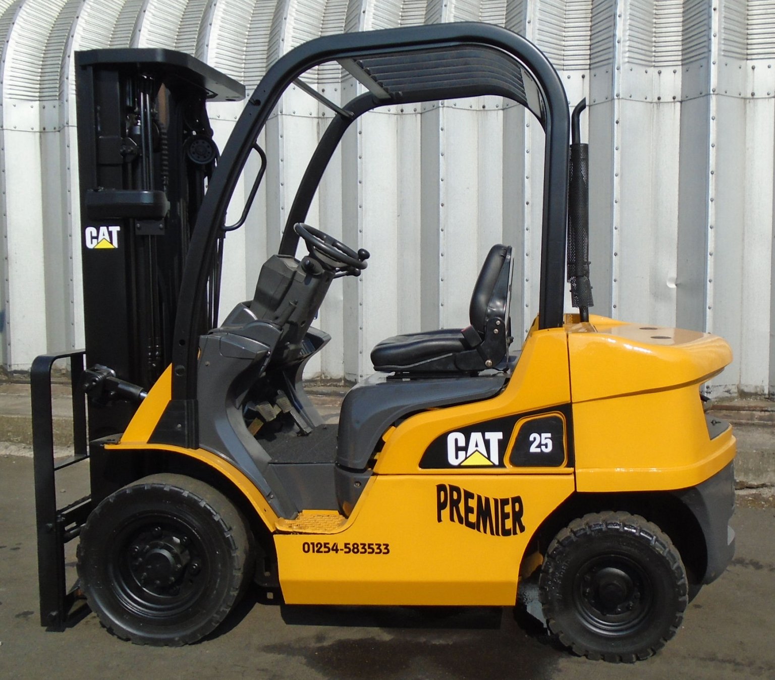 CATERPILLAR DP25 DIESEL Fork Lift - | Premier Fork Lifts